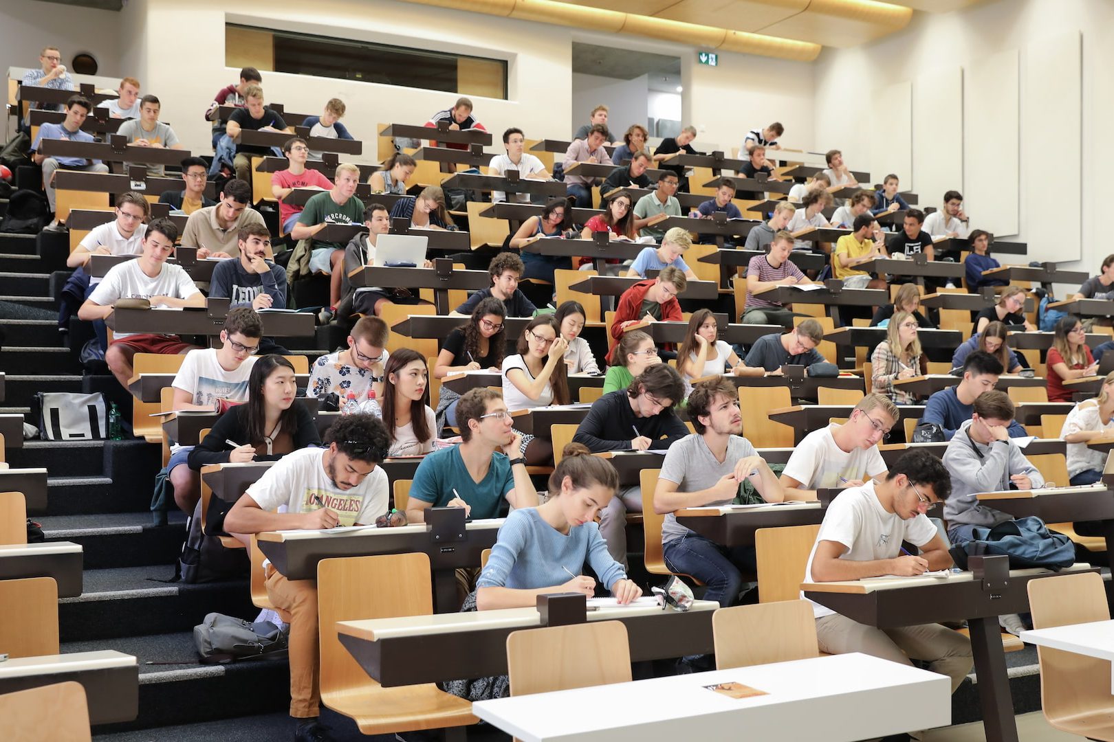 EPFL introduces new Bachelor's excellence fellowships - Teaching - 2022 - EPFL . Annual Report